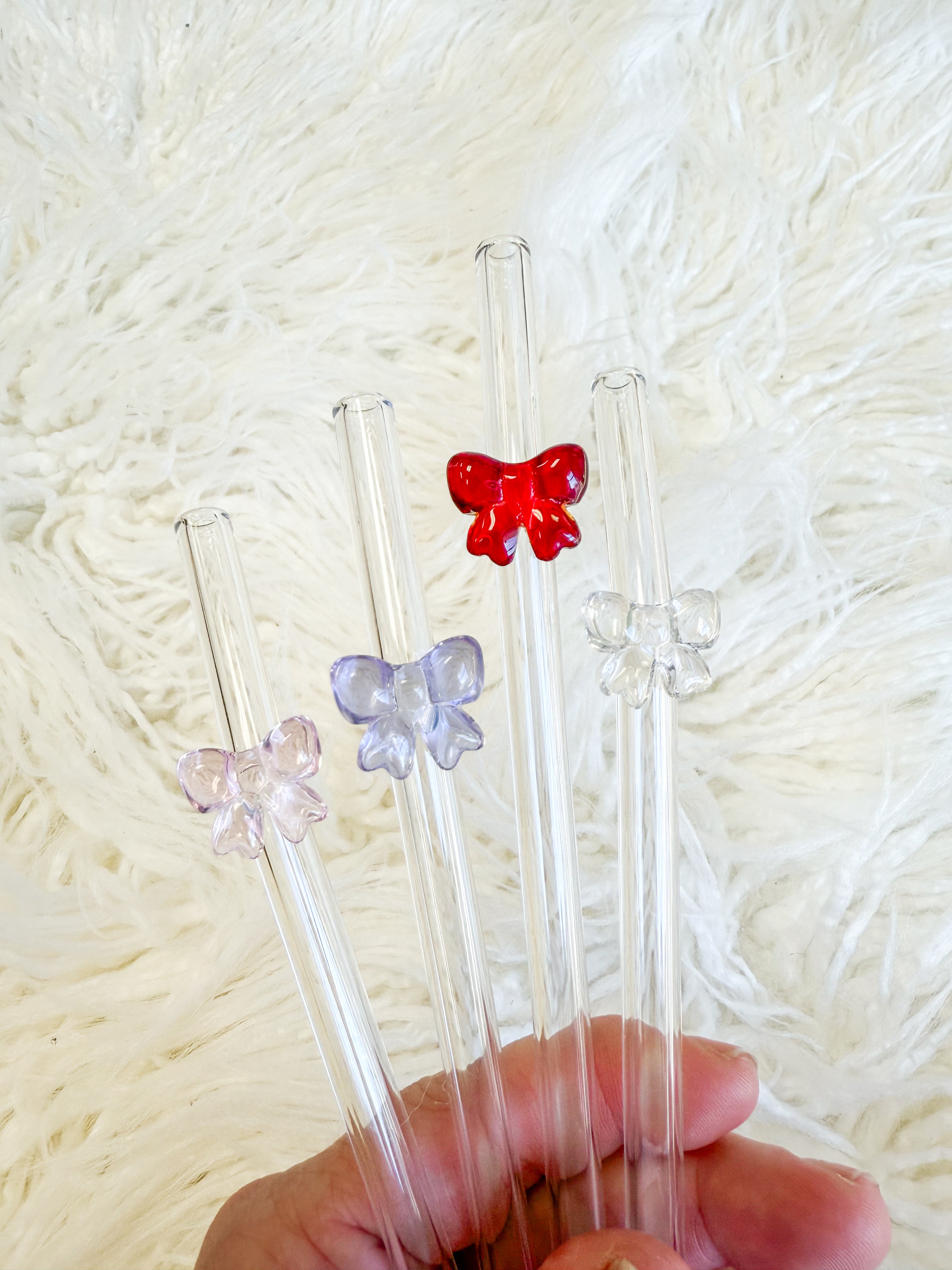 Bow Glass Straw Set – Hart and Hollow